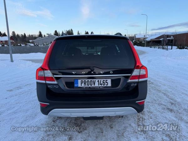 Melns Volvo XC70 2014 Tallina, ar dzinēja tilpumu 2.00 L un nobraukumu 254 tūkst. km par 12490 €, foto 10 vietnē AUTOMOTO.COM.LV