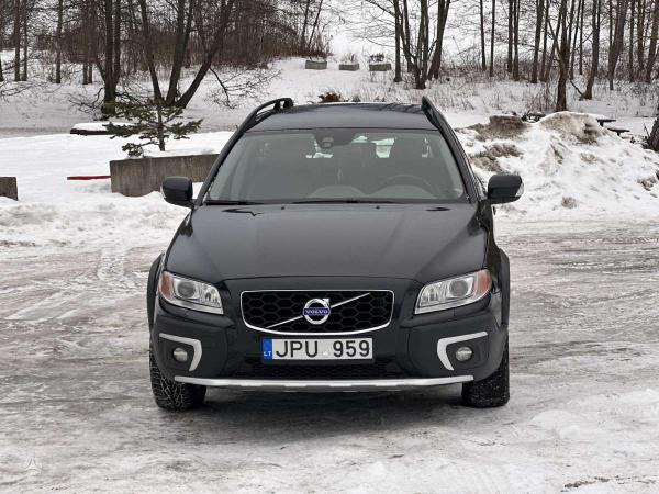 Melns Volvo XC70 2014 Viļņa, ar dzinēja tilpumu 1.98 L un nobraukumu 319 tūkst. km par 8000 €, foto 2 vietnē AUTOMOTO.COM.LV
