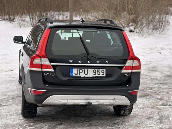 Melns Volvo XC70 2014 Viļņa, ar dzinēja tilpumu 1.98 L un nobraukumu 319 tūkst. km par 8000 €, foto 5 vietnē AUTOMOTO.COM.LV