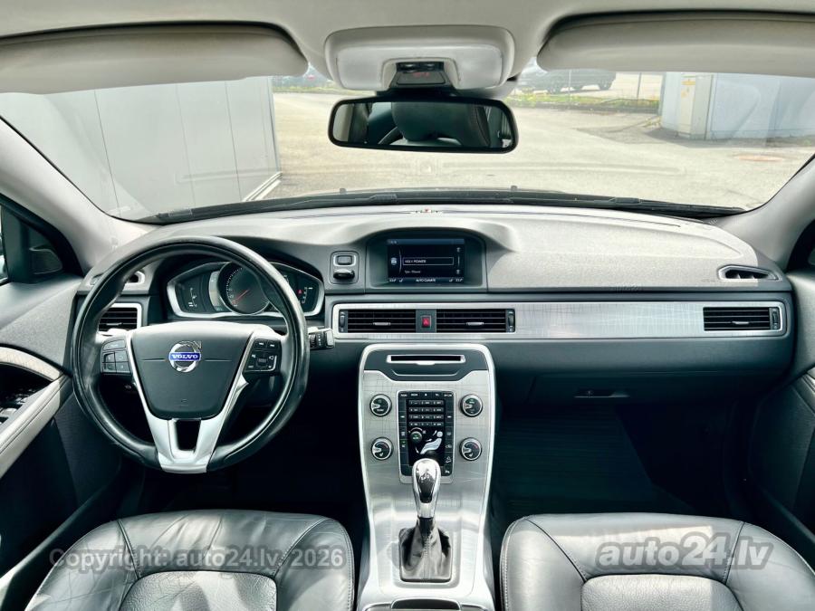 Melns Volvo XC70 2014 Tallina, ar dzinēja tilpumu 2.40 L un nobraukumu 0 tūkst. km par 9999 €, foto 8 vietnē AUTOMOTO.COM.LV