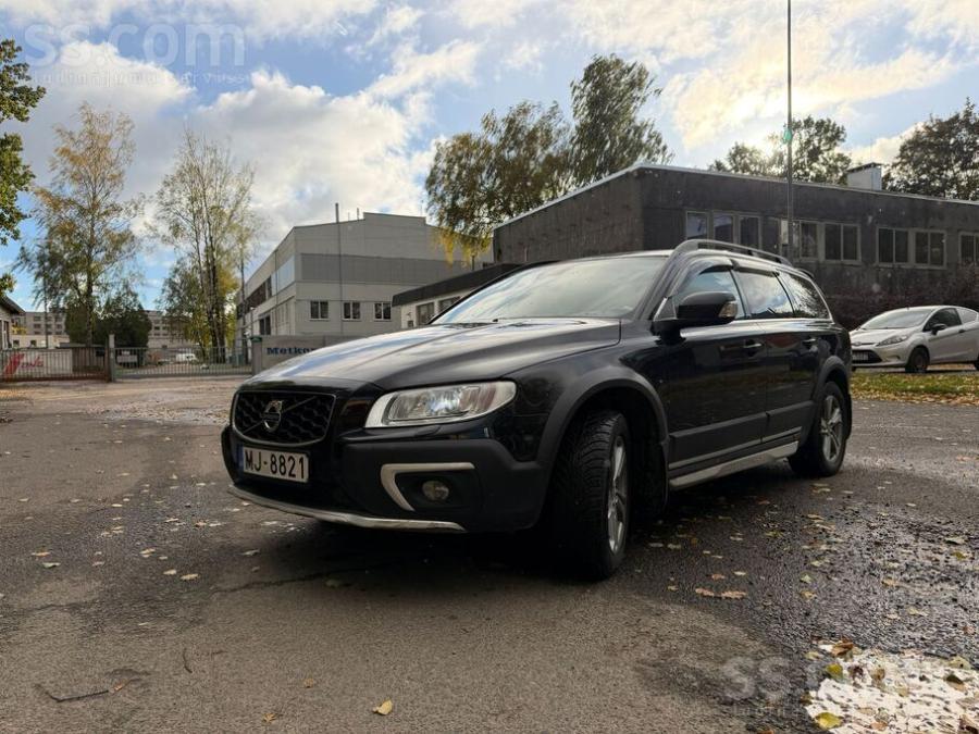 Black Volvo XC70 2014 in Riga, with an engine capacity of 2.40 L and mileage of 266 thousand km for 8500 €, photo 6 on AUTOMOTO.COM.LV