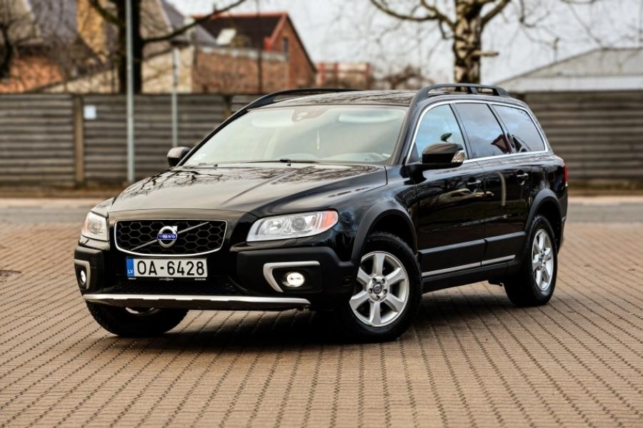 Melns Volvo XC70 2014 Rīga, ar dzinēja tilpumu 2.40 L un nobraukumu 0 tūkst. km par 13750 €, foto 3 vietnē AUTOMOTO.COM.LV