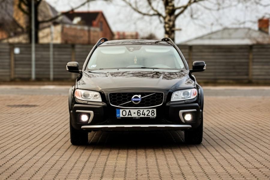 Melns Volvo XC70 2014 Rīga, ar dzinēja tilpumu 2.40 L un nobraukumu 0 tūkst. km par 13750 €, foto 4 vietnē AUTOMOTO.COM.LV