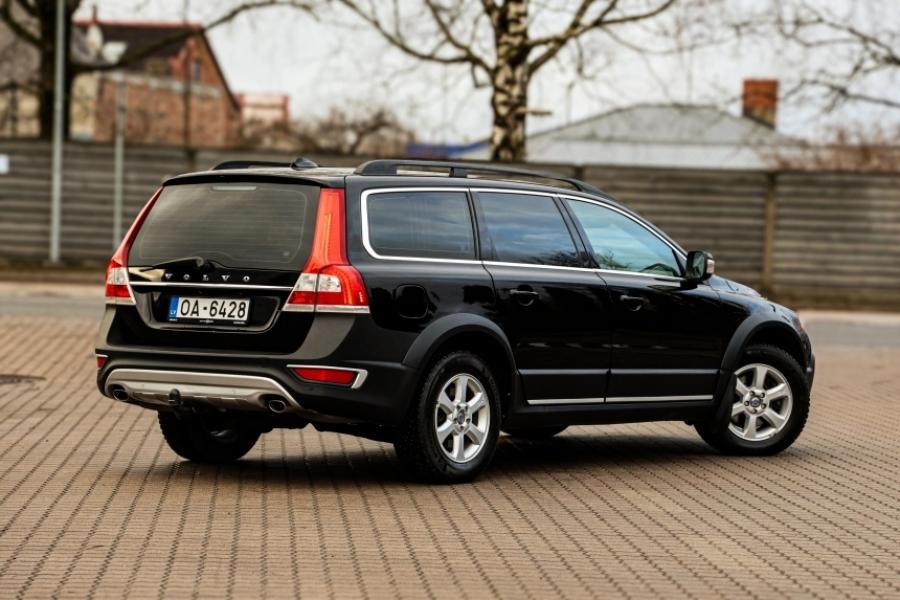 Melns Volvo XC70 2014 Rīga, ar dzinēja tilpumu 2.40 L un nobraukumu 0 tūkst. km par 13750 €, foto 10 vietnē AUTOMOTO.COM.LV
