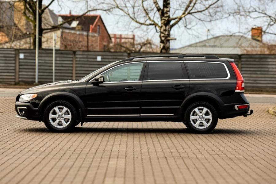 Melns Volvo XC70 2014 Rīga, ar dzinēja tilpumu 2.40 L un nobraukumu 0 tūkst. km par 13750 €, foto 17 vietnē AUTOMOTO.COM.LV
