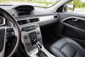 Melns Volvo XC70 2014 Rīga, ar dzinēja tilpumu 2.40 L un nobraukumu 0 tūkst. km par 13750 €, foto 18 vietnē AUTOMOTO.COM.LV