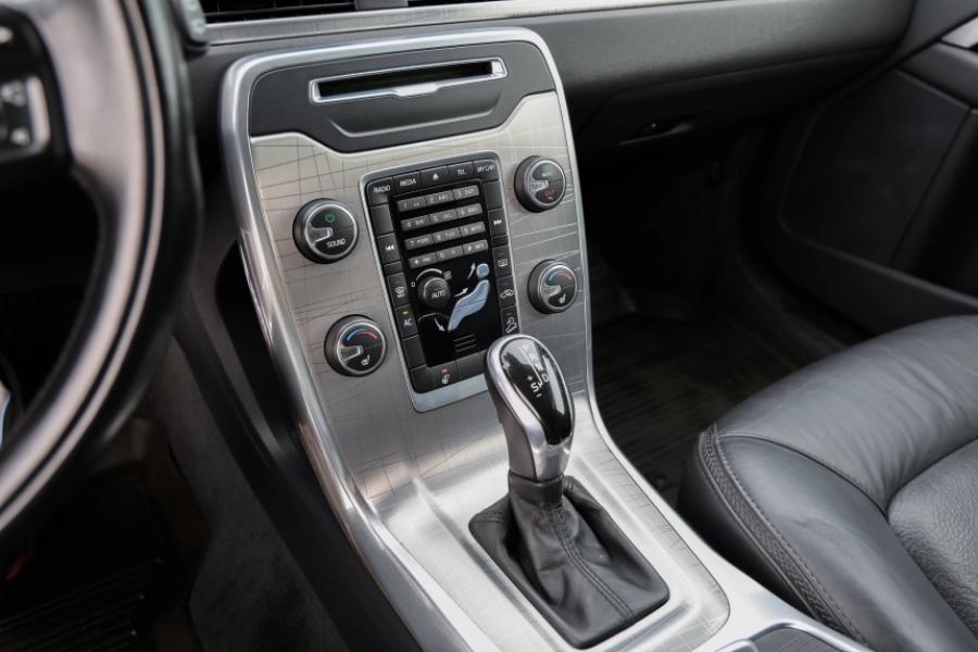 Melns Volvo XC70 2014 Rīga, ar dzinēja tilpumu 2.40 L un nobraukumu 0 tūkst. km par 13750 €, foto 20 vietnē AUTOMOTO.COM.LV