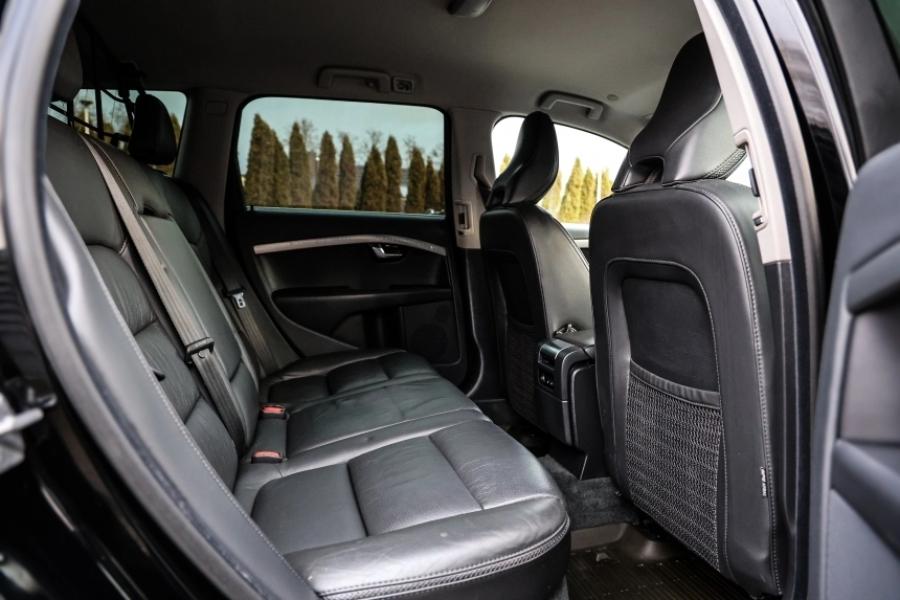 Melns Volvo XC70 2014 Rīga, ar dzinēja tilpumu 2.40 L un nobraukumu 0 tūkst. km par 13750 €, foto 25 vietnē AUTOMOTO.COM.LV