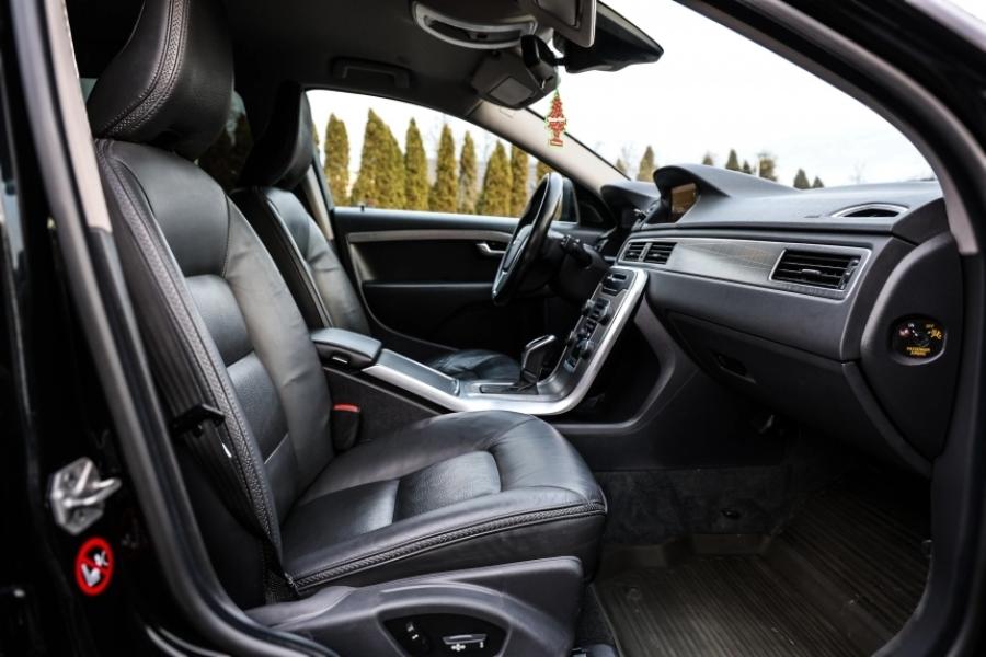 Melns Volvo XC70 2014 Rīga, ar dzinēja tilpumu 2.40 L un nobraukumu 0 tūkst. km par 13750 €, foto 26 vietnē AUTOMOTO.COM.LV