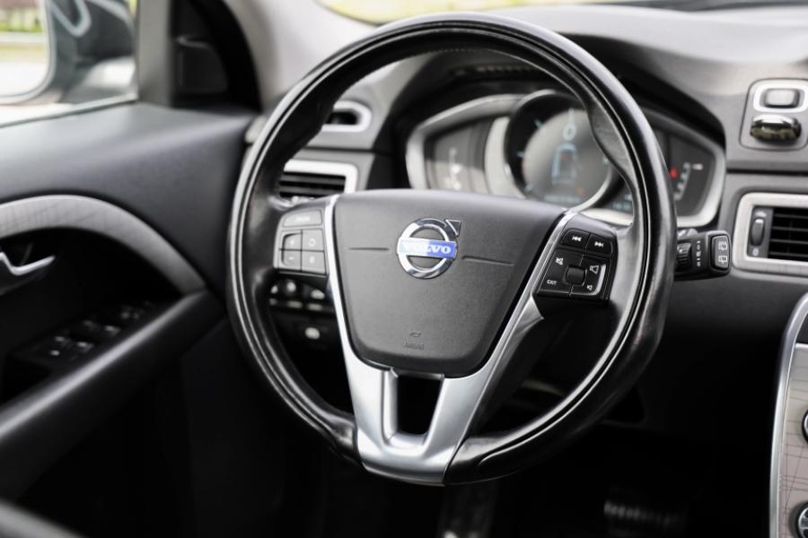 Melns Volvo XC70 2014 Rīga, ar dzinēja tilpumu 2.40 L un nobraukumu 0 tūkst. km par 13750 €, foto 30 vietnē AUTOMOTO.COM.LV