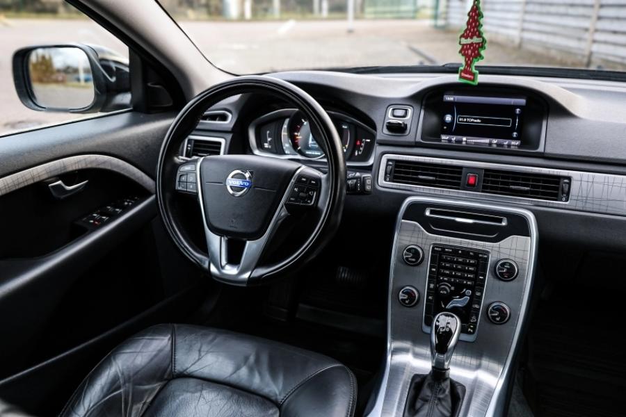 Melns Volvo XC70 2014 Rīga, ar dzinēja tilpumu 2.40 L un nobraukumu 0 tūkst. km par 13750 €, foto 31 vietnē AUTOMOTO.COM.LV