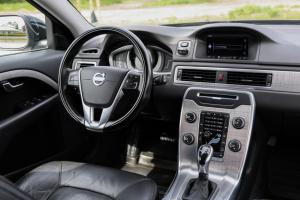 Melns Volvo XC70 2014 Rīga, ar dzinēja tilpumu 2.40 L un nobraukumu 0 tūkst. km par 13750 €, foto 32 vietnē AUTOMOTO.COM.LV