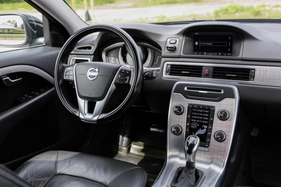 Melns Volvo XC70 2014 Rīga, ar dzinēja tilpumu 2.40 L un nobraukumu 0 tūkst. km par 13750 €, foto 32 vietnē AUTOMOTO.COM.LV