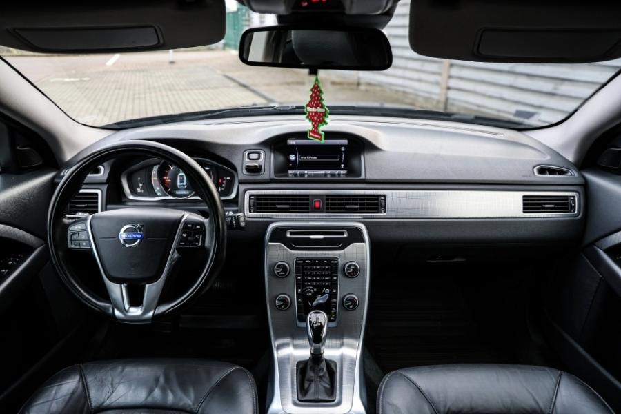 Melns Volvo XC70 2014 Rīga, ar dzinēja tilpumu 2.40 L un nobraukumu 0 tūkst. km par 13750 €, foto 33 vietnē AUTOMOTO.COM.LV