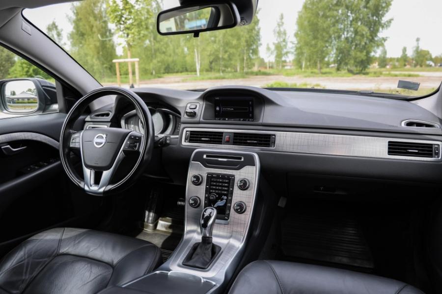 Melns Volvo XC70 2014 Rīga, ar dzinēja tilpumu 2.40 L un nobraukumu 0 tūkst. km par 13750 €, foto 34 vietnē AUTOMOTO.COM.LV