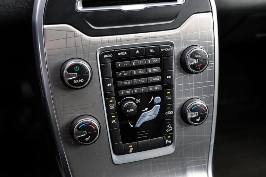 Melns Volvo XC70 2014 Rīga, ar dzinēja tilpumu 2.40 L un nobraukumu 0 tūkst. km par 13750 €, foto 41 vietnē AUTOMOTO.COM.LV