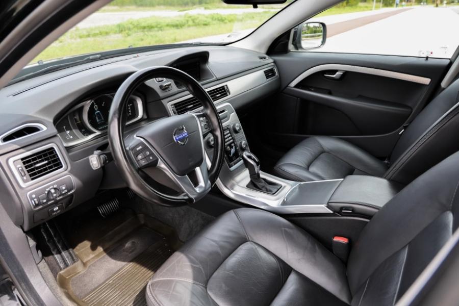 Melns Volvo XC70 2014 Rīga, ar dzinēja tilpumu 2.40 L un nobraukumu 0 tūkst. km par 13750 €, foto 42 vietnē AUTOMOTO.COM.LV