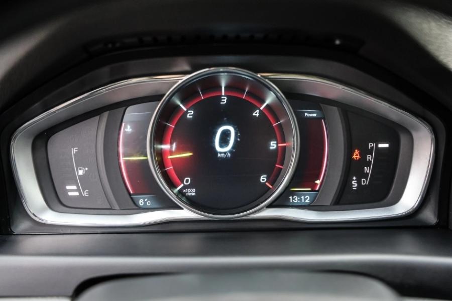 Melns Volvo XC70 2014 Rīga, ar dzinēja tilpumu 2.40 L un nobraukumu 0 tūkst. km par 13750 €, foto 48 vietnē AUTOMOTO.COM.LV
