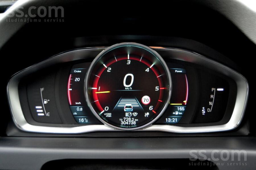 Melns Volvo XC70 2014 Tukums, ar dzinēja tilpumu 2.00 L un nobraukumu 305 tūkst. km par 10990 €, foto 16 vietnē AUTOMOTO.COM.LV