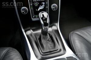 Melns Volvo XC70 2014 Tukums, ar dzinēja tilpumu 2.00 L un nobraukumu 305 tūkst. km par 10990 €, foto 19 vietnē AUTOMOTO.COM.LV