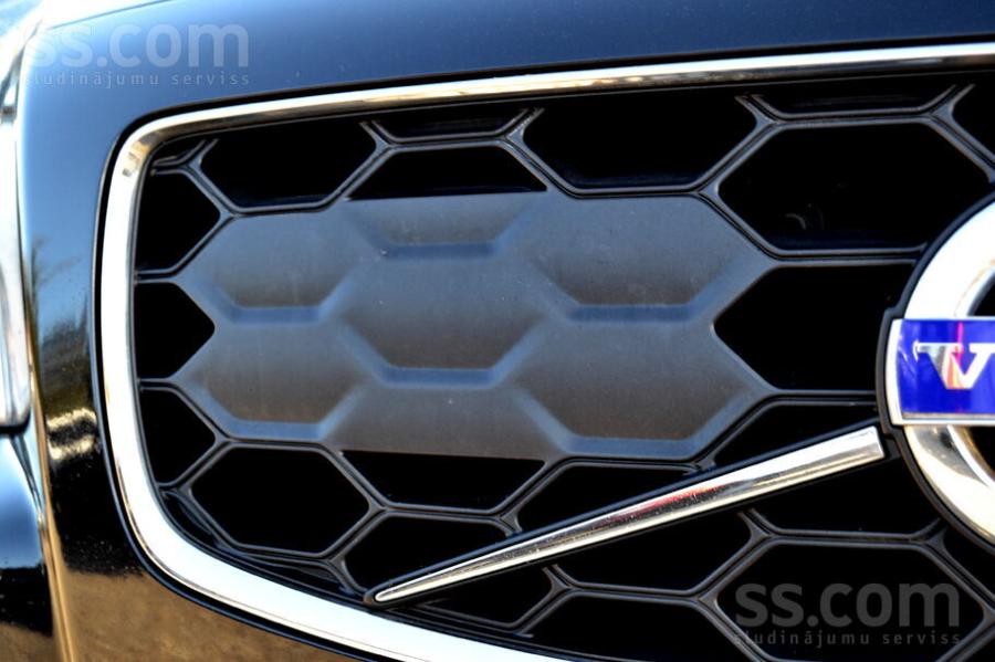 Melns Volvo XC70 2014 Tukums, ar dzinēja tilpumu 2.00 L un nobraukumu 305 tūkst. km par 10990 €, foto 23 vietnē AUTOMOTO.COM.LV