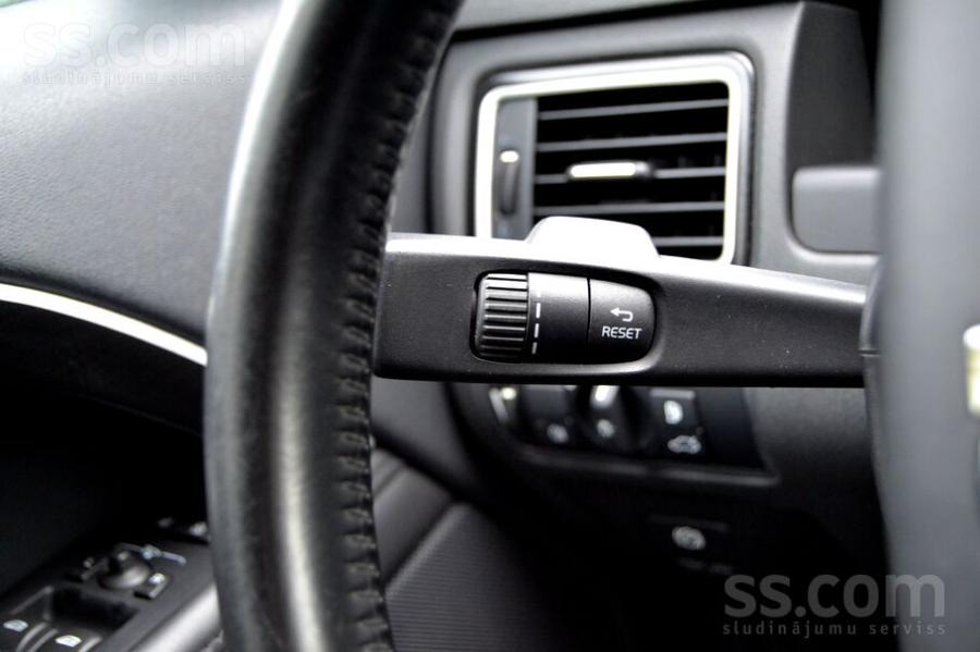 Melns Volvo XC70 2014 Tukums, ar dzinēja tilpumu 2.00 L un nobraukumu 305 tūkst. km par 10990 €, foto 27 vietnē AUTOMOTO.COM.LV