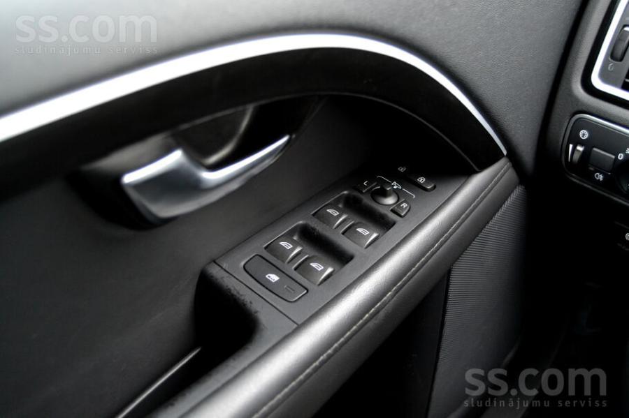 Melns Volvo XC70 2014 Tukums, ar dzinēja tilpumu 2.00 L un nobraukumu 305 tūkst. km par 10990 €, foto 28 vietnē AUTOMOTO.COM.LV