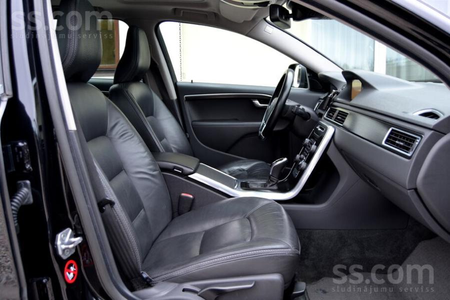Melns Volvo XC70 2014 Tukums, ar dzinēja tilpumu 2.00 L un nobraukumu 305 tūkst. km par 10990 €, foto 29 vietnē AUTOMOTO.COM.LV