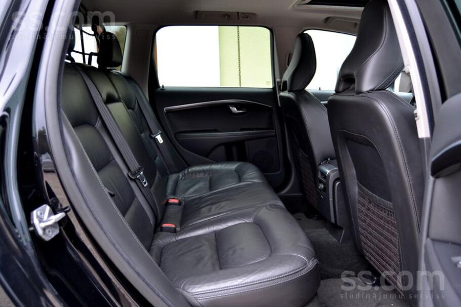 Melns Volvo XC70 2014 Tukums, ar dzinēja tilpumu 2.00 L un nobraukumu 305 tūkst. km par 10990 €, foto 31 vietnē AUTOMOTO.COM.LV