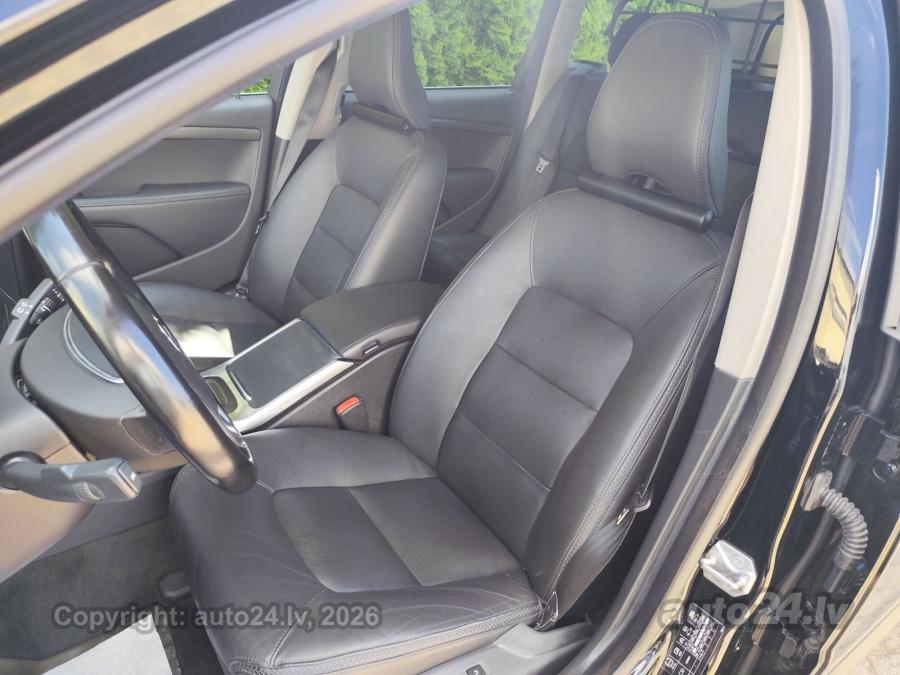 Melns Volvo XC70 2014 Paide, ar dzinēja tilpumu 2.00 L un nobraukumu 225 tūkst. km par 11990 €, foto 16 vietnē AUTOMOTO.COM.LV