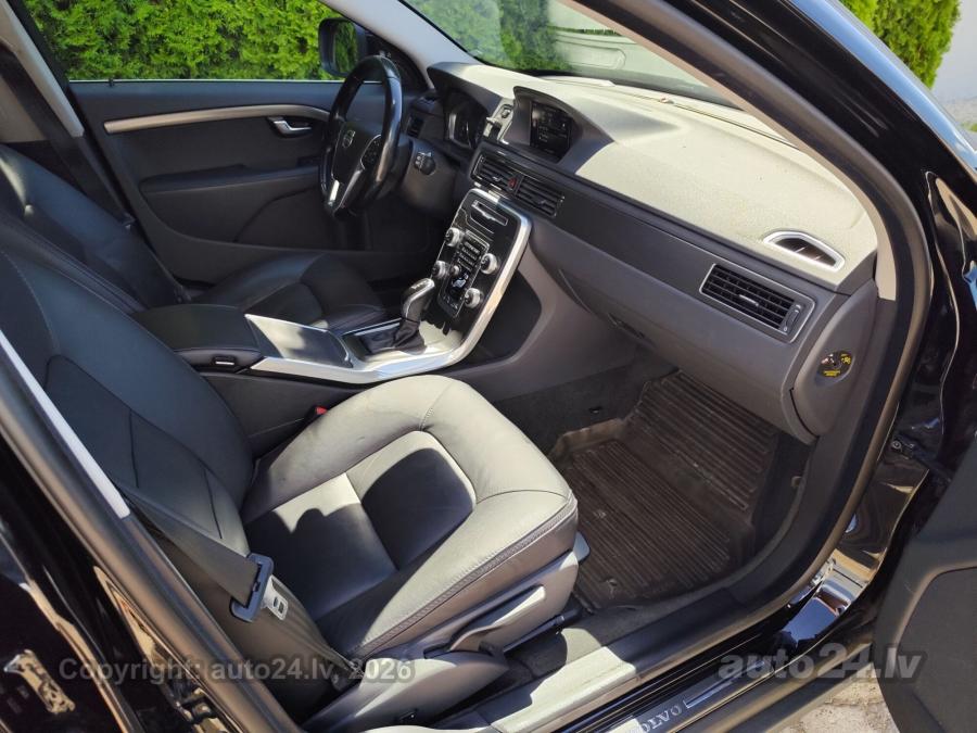 Melns Volvo XC70 2014 Paide, ar dzinēja tilpumu 2.00 L un nobraukumu 225 tūkst. km par 11990 €, foto 18 vietnē AUTOMOTO.COM.LV