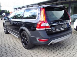 Black Volvo XC70 2014 in Riga, with an engine capacity of 2.40 L and mileage of 137 thousand km for 15000 €, photo 5 on AUTOMOTO.COM.LV