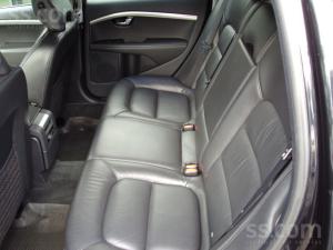 Black Volvo XC70 2014 in Riga, with an engine capacity of 2.40 L and mileage of 137 thousand km for 15000 €, photo 6 on AUTOMOTO.COM.LV