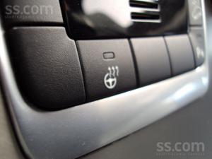 Black Volvo XC70 2014 in Riga, with an engine capacity of 2.40 L and mileage of 137 thousand km for 15000 €, photo 11 on AUTOMOTO.COM.LV