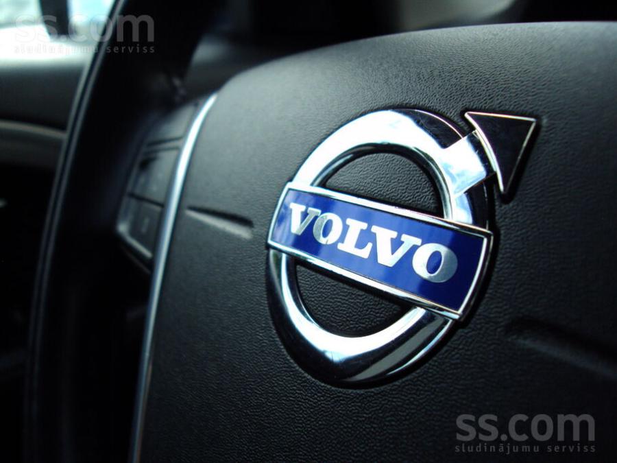 Black Volvo XC70 2014 in Riga, with an engine capacity of 2.40 L and mileage of 137 thousand km for 15000 €, photo 12 on AUTOMOTO.COM.LV
