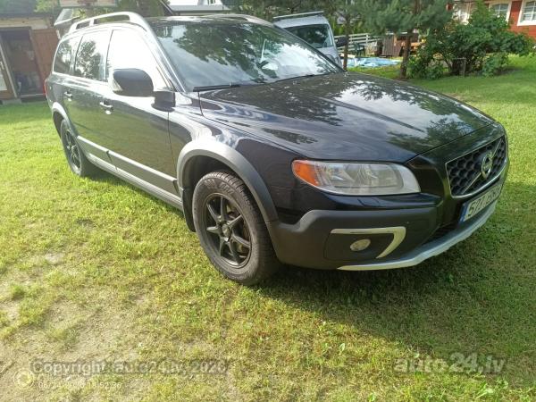 Black Volvo XC70 2014 in Tallinn, with an engine capacity of 2.40 L and mileage of 385 thousand km for 8450 €, photo 2 on AUTOMOTO.COM.LV