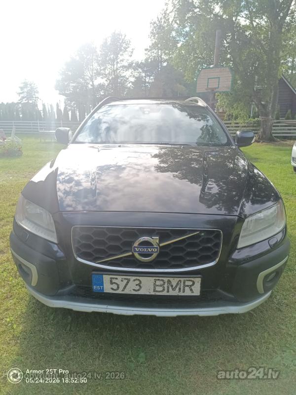 Black Volvo XC70 2014 in Tallinn, with an engine capacity of 2.40 L and mileage of 385 thousand km for 8450 €, photo 5 on AUTOMOTO.COM.LV