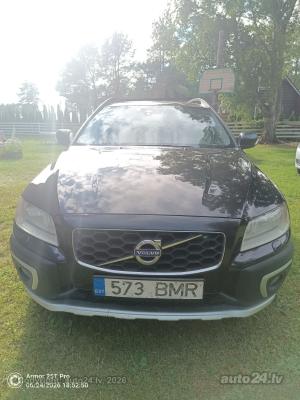 Black Volvo XC70 2014 in Tallinn, with an engine capacity of 2.40 L and mileage of 385 thousand km for 8450 €, photo 6 on AUTOMOTO.COM.LV