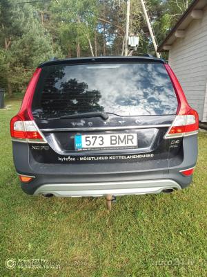 Black Volvo XC70 2014 in Tallinn, with an engine capacity of 2.40 L and mileage of 385 thousand km for 8450 €, photo 8 on AUTOMOTO.COM.LV