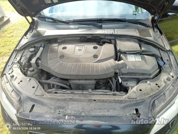 Black Volvo XC70 2014 in Tallinn, with an engine capacity of 2.40 L and mileage of 385 thousand km for 8450 €, photo 10 on AUTOMOTO.COM.LV