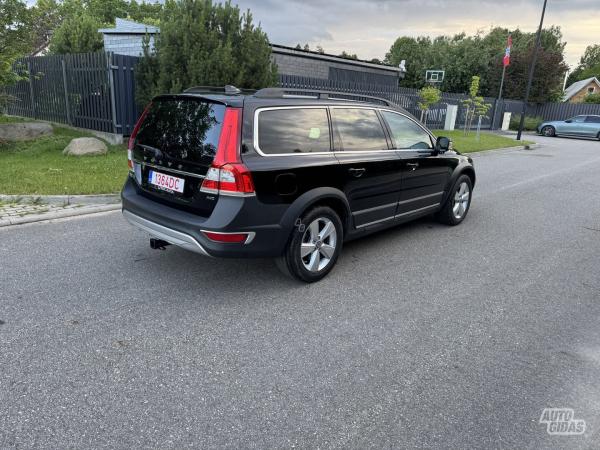Black Volvo XC70 2014 in Vilnius, with an engine capacity of 3.20 L and mileage of 207 thousand km for 13000 €, photo 3 on AUTOMOTO.COM.LV