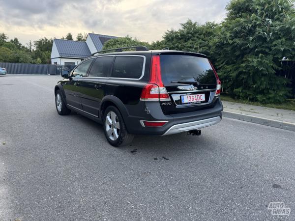 Black Volvo XC70 2014 in Vilnius, with an engine capacity of 3.20 L and mileage of 207 thousand km for 12700 €, photo 5 on AUTOMOTO.COM.LV