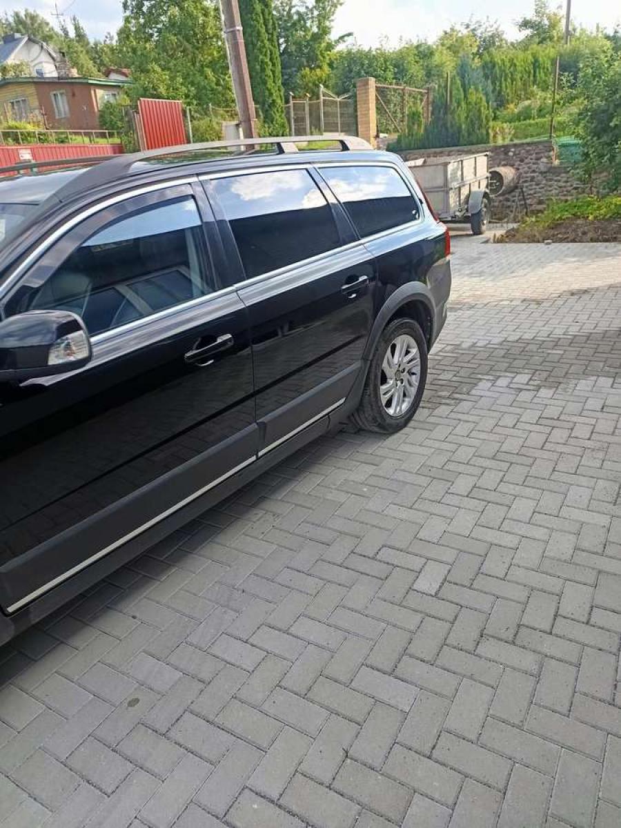 Черный Вольво ХС70 2014 в Вильнюс, объемом двигателя 2.40 л и пробегом 340 тыс. км за 11500 €, фото 3 на AUTOMOTO.COM.LV