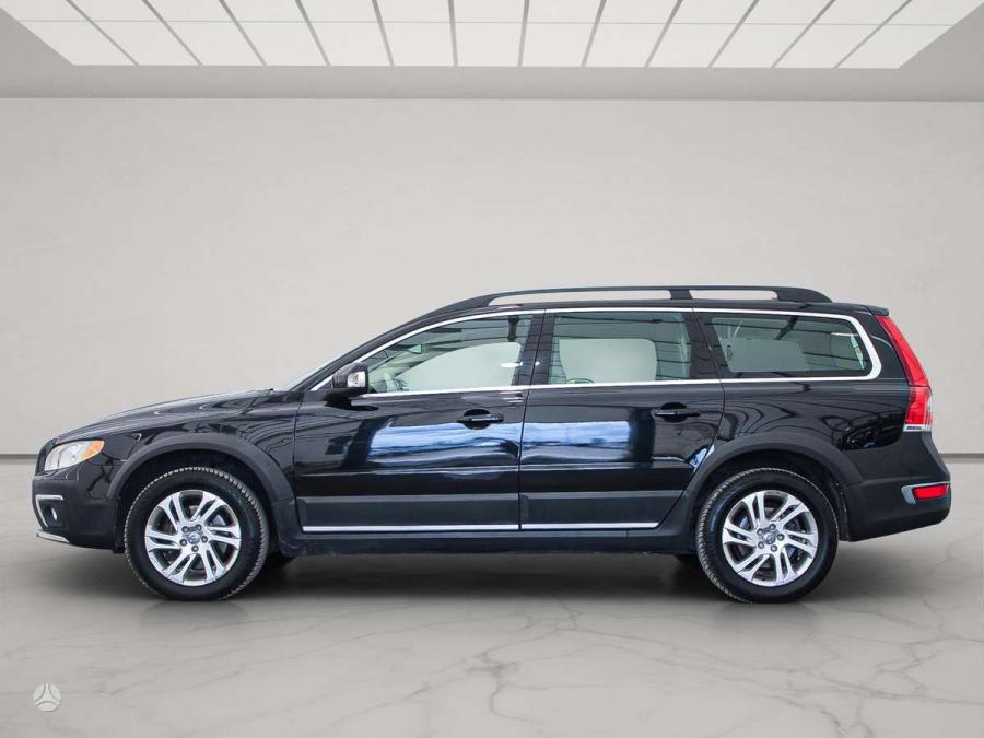 Black Volvo XC70 2014 in Kaunas, with an engine capacity of 2.40 L and mileage of 272 thousand km for 10990 €, photo 4 on AUTOMOTO.COM.LV