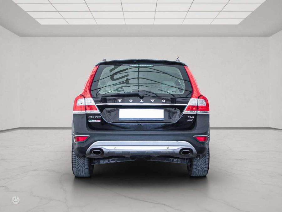 Black Volvo XC70 2014 in Kaunas, with an engine capacity of 2.40 L and mileage of 272 thousand km for 10990 €, photo 6 on AUTOMOTO.COM.LV