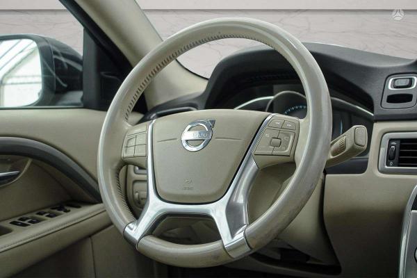 Black Volvo XC70 2014 in Kaunas, with an engine capacity of 2.40 L and mileage of 272 thousand km for 10990 €, photo 10 on AUTOMOTO.COM.LV
