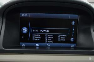 Black Volvo XC70 2014 in Kaunas, with an engine capacity of 2.40 L and mileage of 272 thousand km for 10990 €, photo 14 on AUTOMOTO.COM.LV