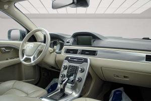 Black Volvo XC70 2014 in Kaunas, with an engine capacity of 2.40 L and mileage of 272 thousand km for 10990 €, photo 15 on AUTOMOTO.COM.LV