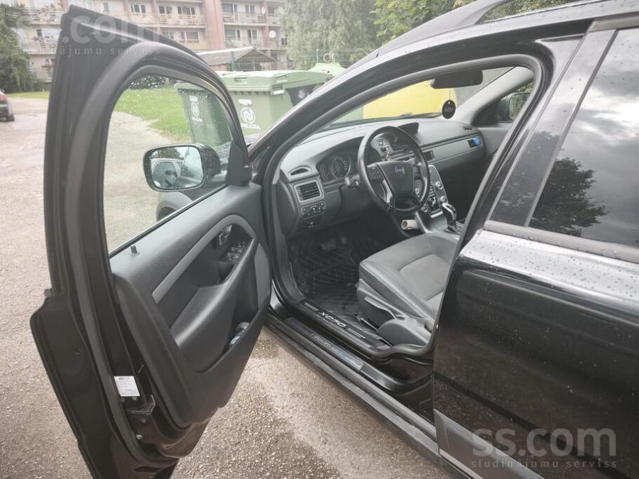 Черный Вольво ХС70 2014 в Рига, объемом двигателя 2.40 л и пробегом 460 тыс. км за 9900 €, фото 18 на AUTOMOTO.COM.LV