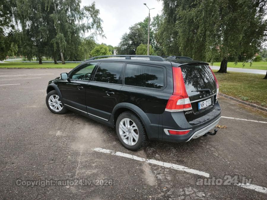Black Volvo XC70 2014 in Tukums, with an engine capacity of 2.40 L and mileage of 460 thousand km for 9000 €, photo 5 on AUTOMOTO.COM.LV